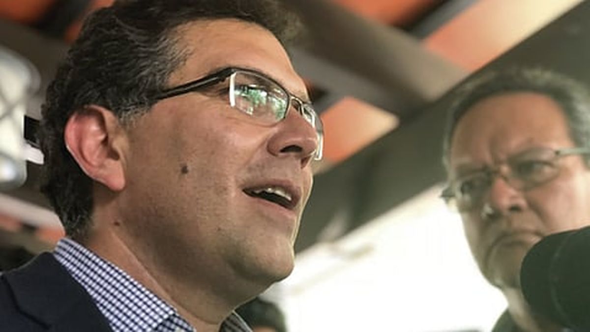 Meade invita a Ríos Piter a su campaña