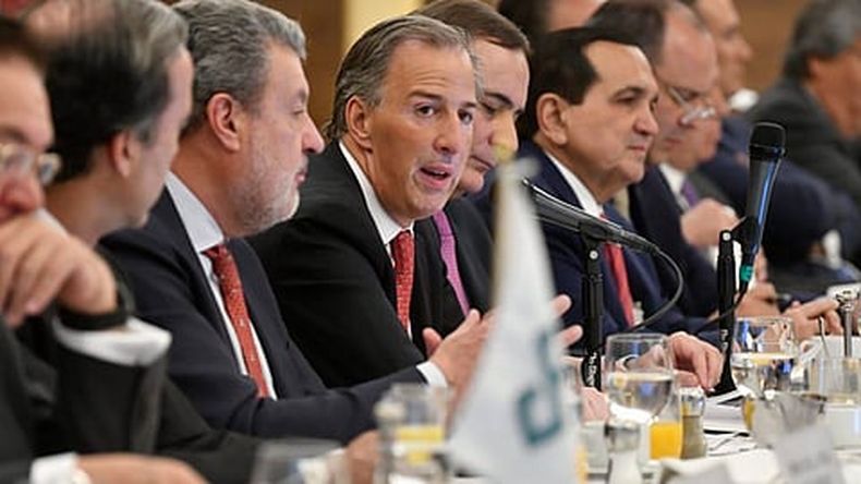 Delinea Meade su propuesta de gobierno ante el CCE